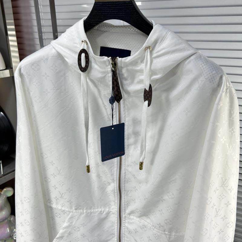 High accuracy Louis Vuitton Outwear