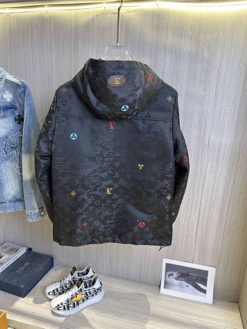 Top mirror Louis Vuitton Outwear