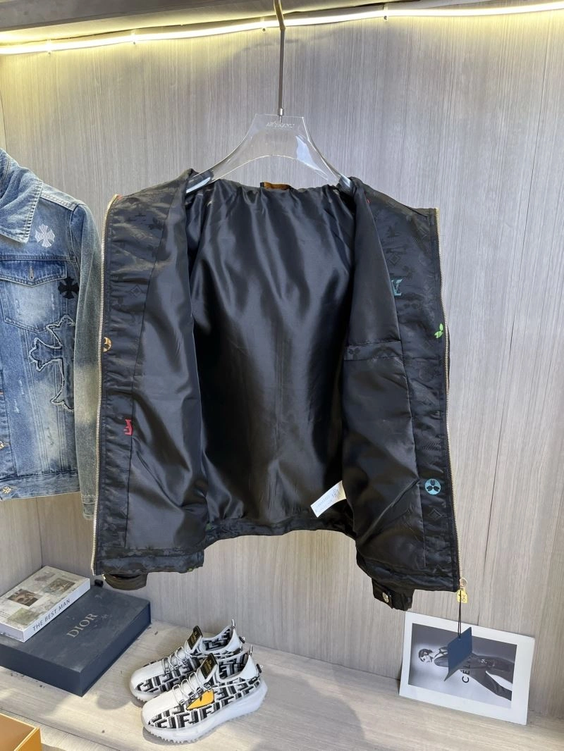 Top mirror Louis Vuitton Outwear