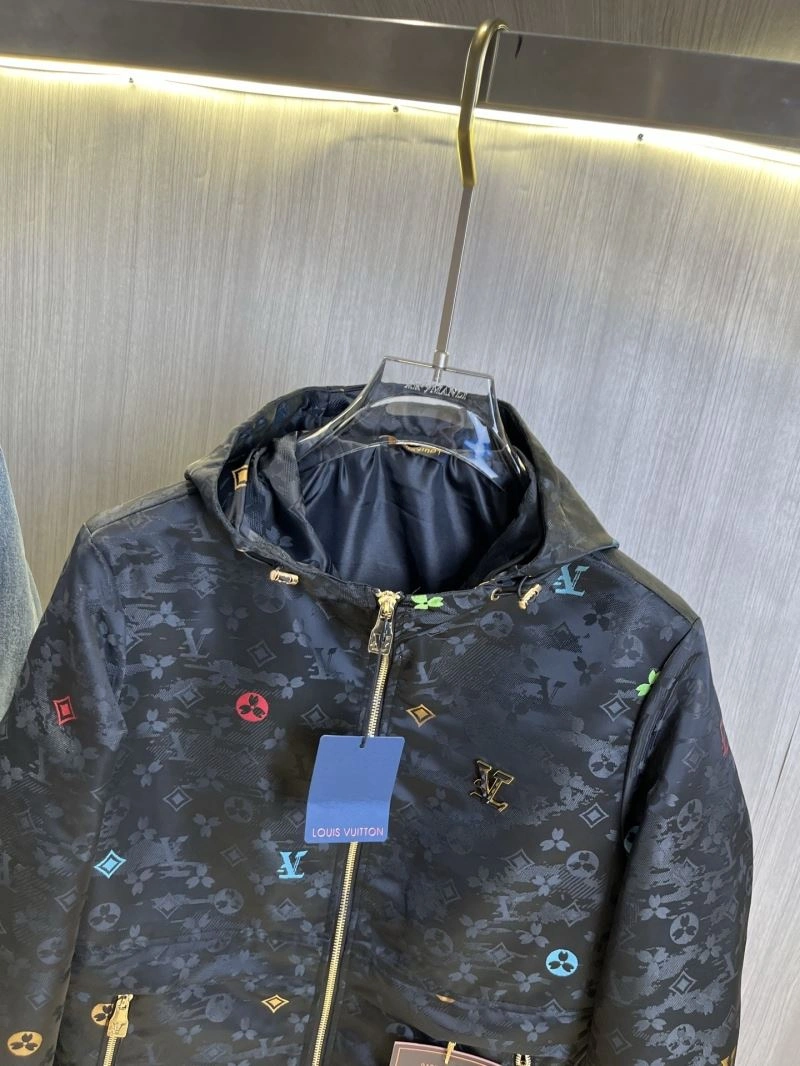 Top mirror Louis Vuitton Outwear