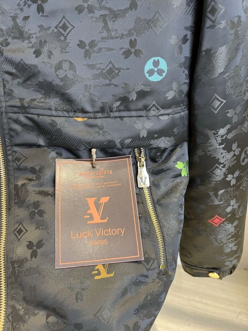 Top mirror Louis Vuitton Outwear