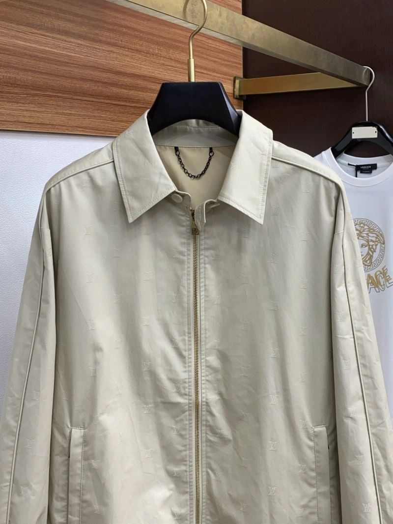 Accurate model Louis Vuitton Outwear