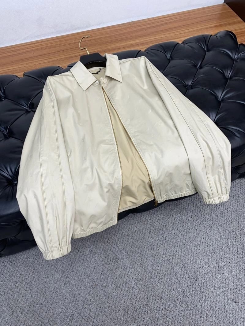 Accurate model Louis Vuitton Outwear