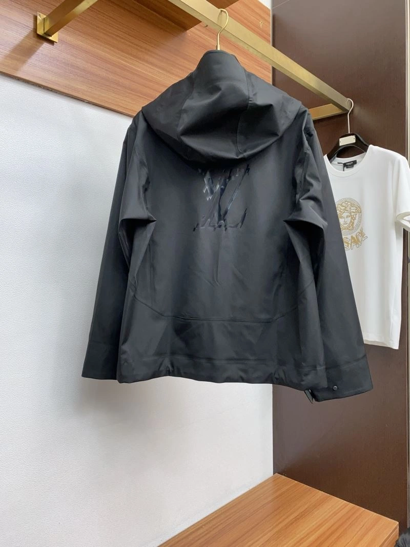 Official Louis Vuitton Outwear