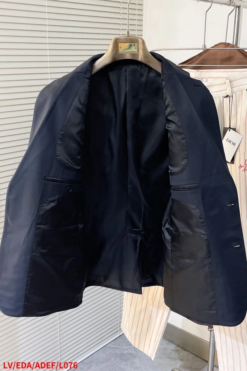 Legit Louis Vuitton Outwear