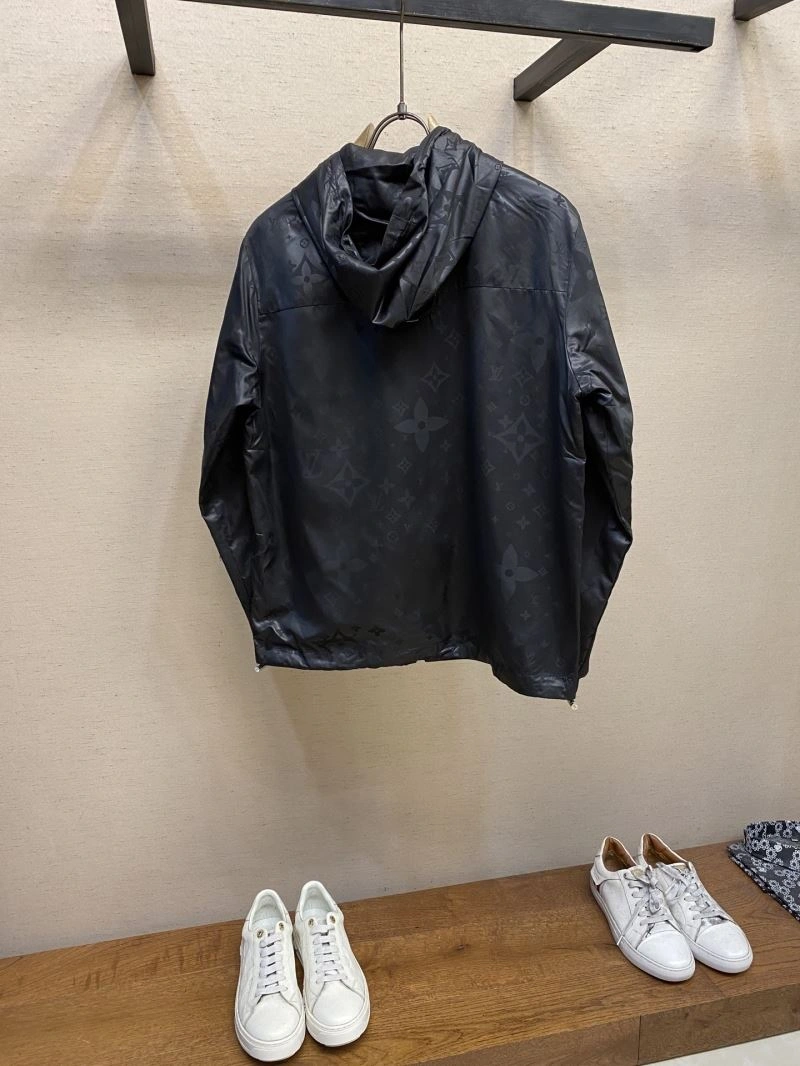 Top mirror Louis Vuitton Outwear