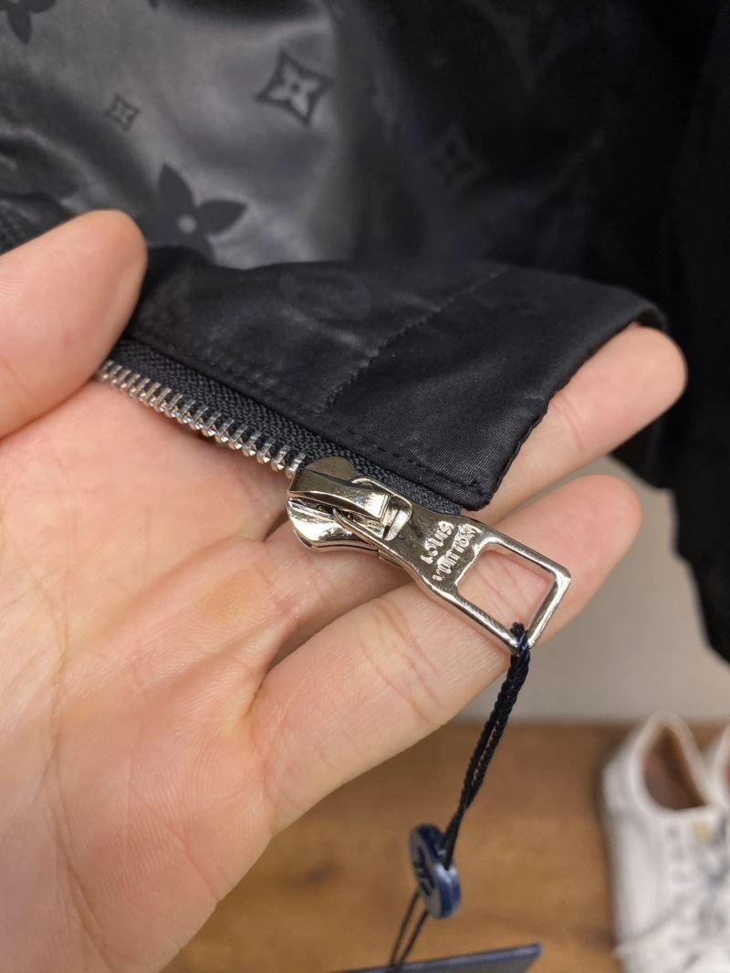 Top mirror Louis Vuitton Outwear