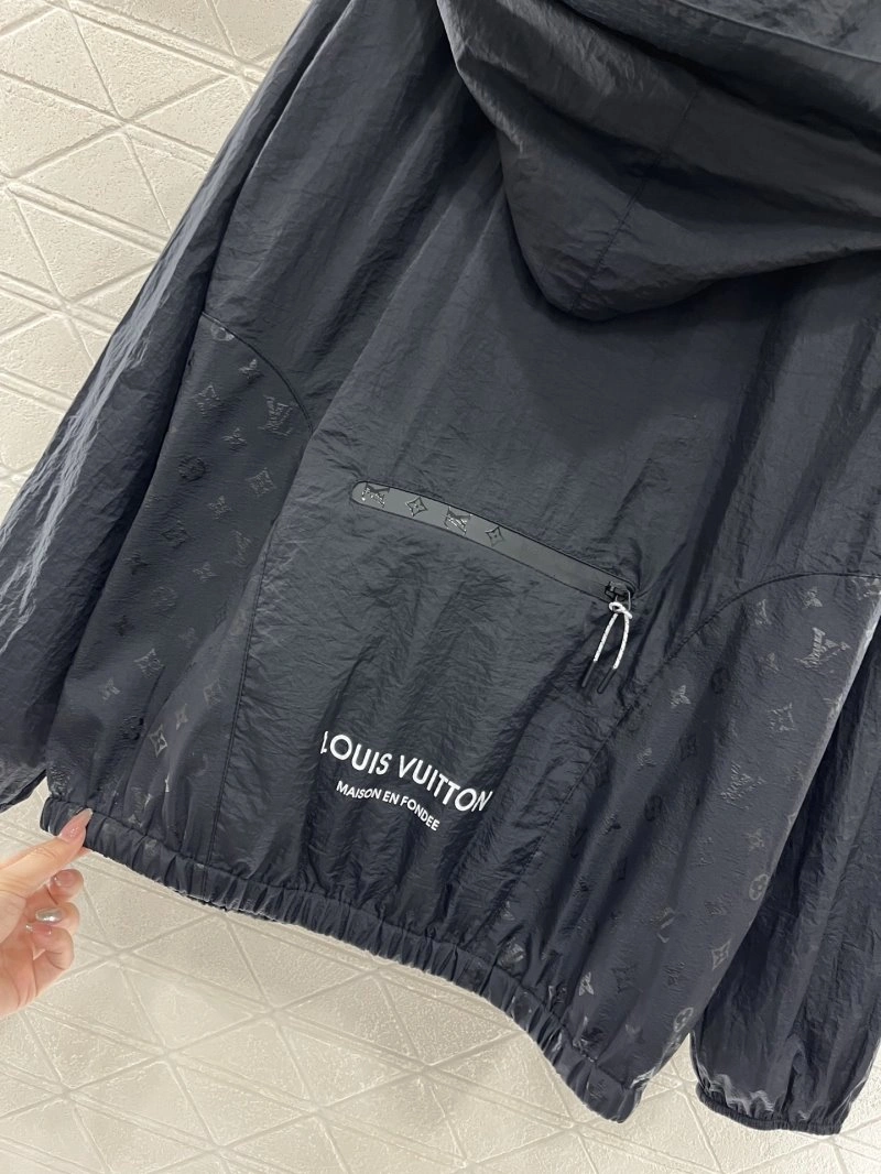 Official Louis Vuitton Outwear