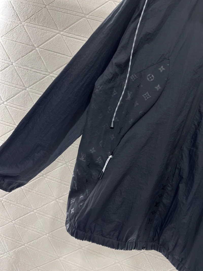 Official Louis Vuitton Outwear