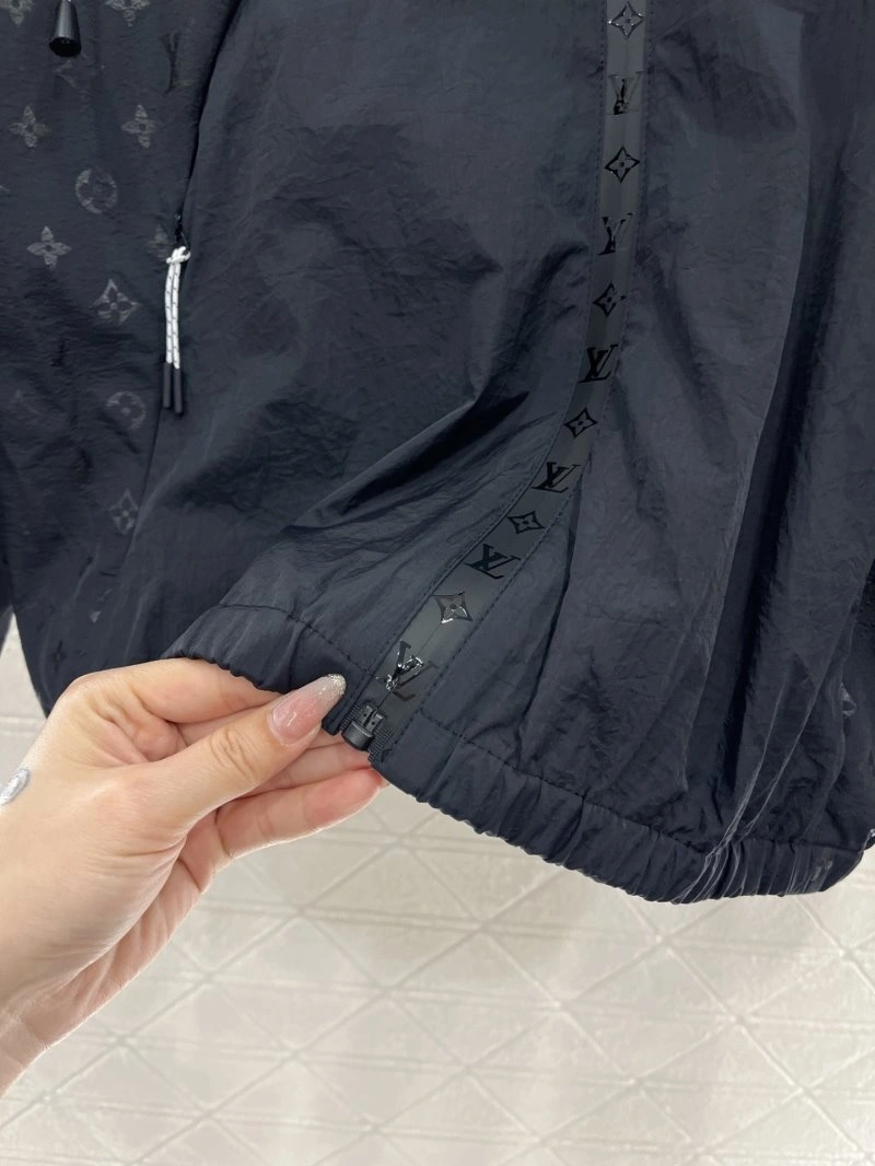 Official Louis Vuitton Outwear