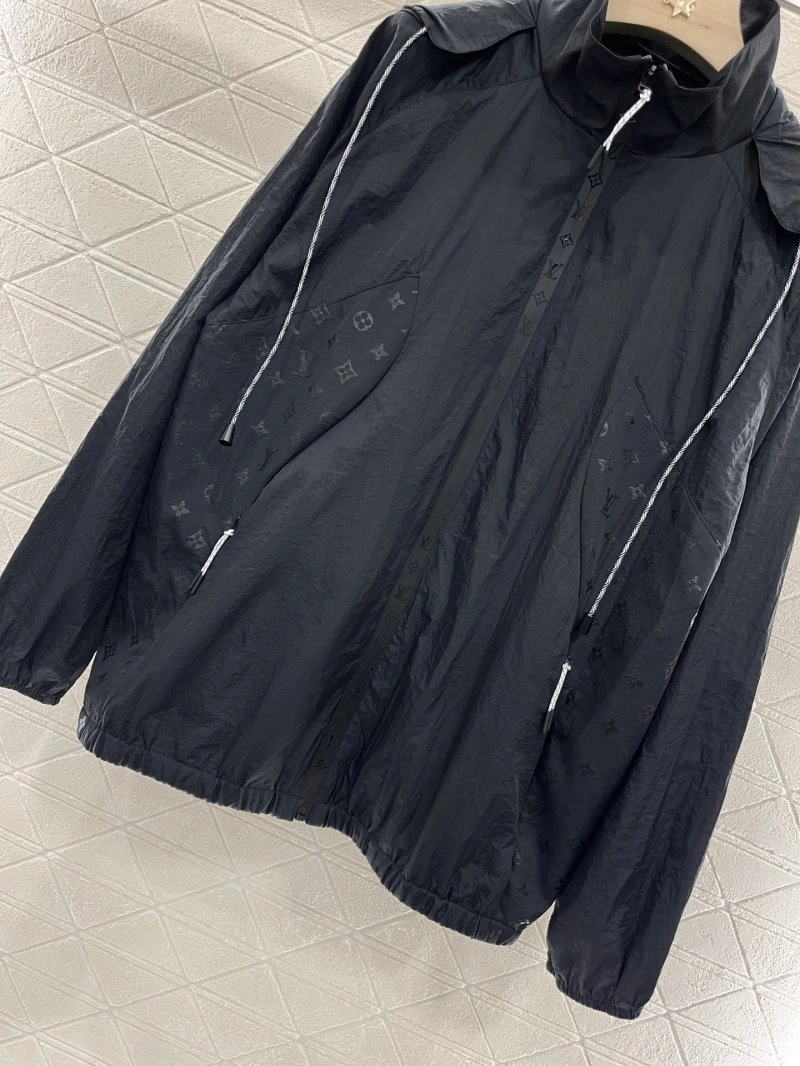 Official Louis Vuitton Outwear