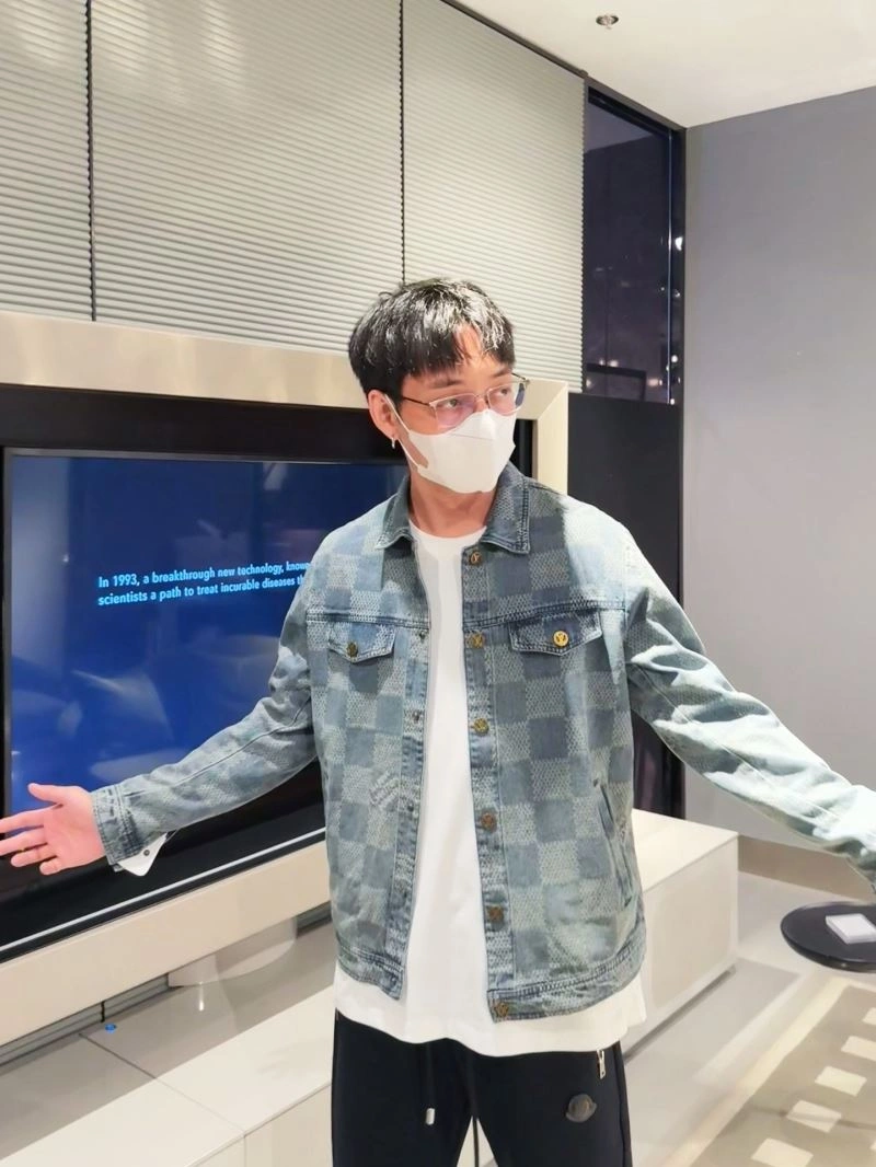 Factory-made Louis Vuitton Outwear