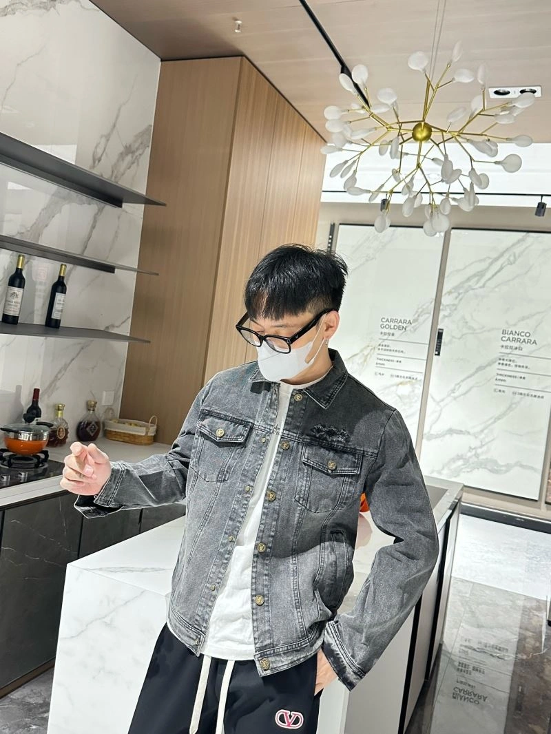 Top mirror Louis Vuitton Outwear