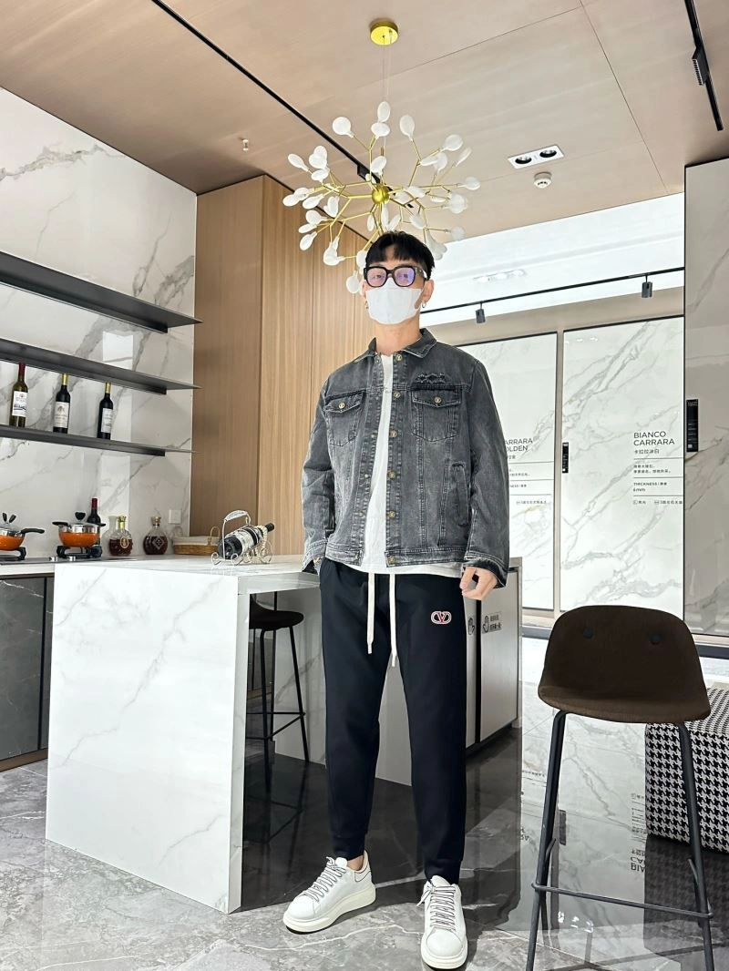 Top mirror Louis Vuitton Outwear