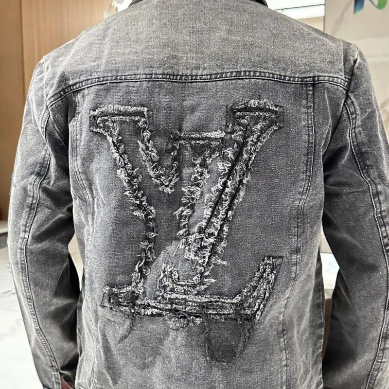 Top mirror Louis Vuitton Outwear