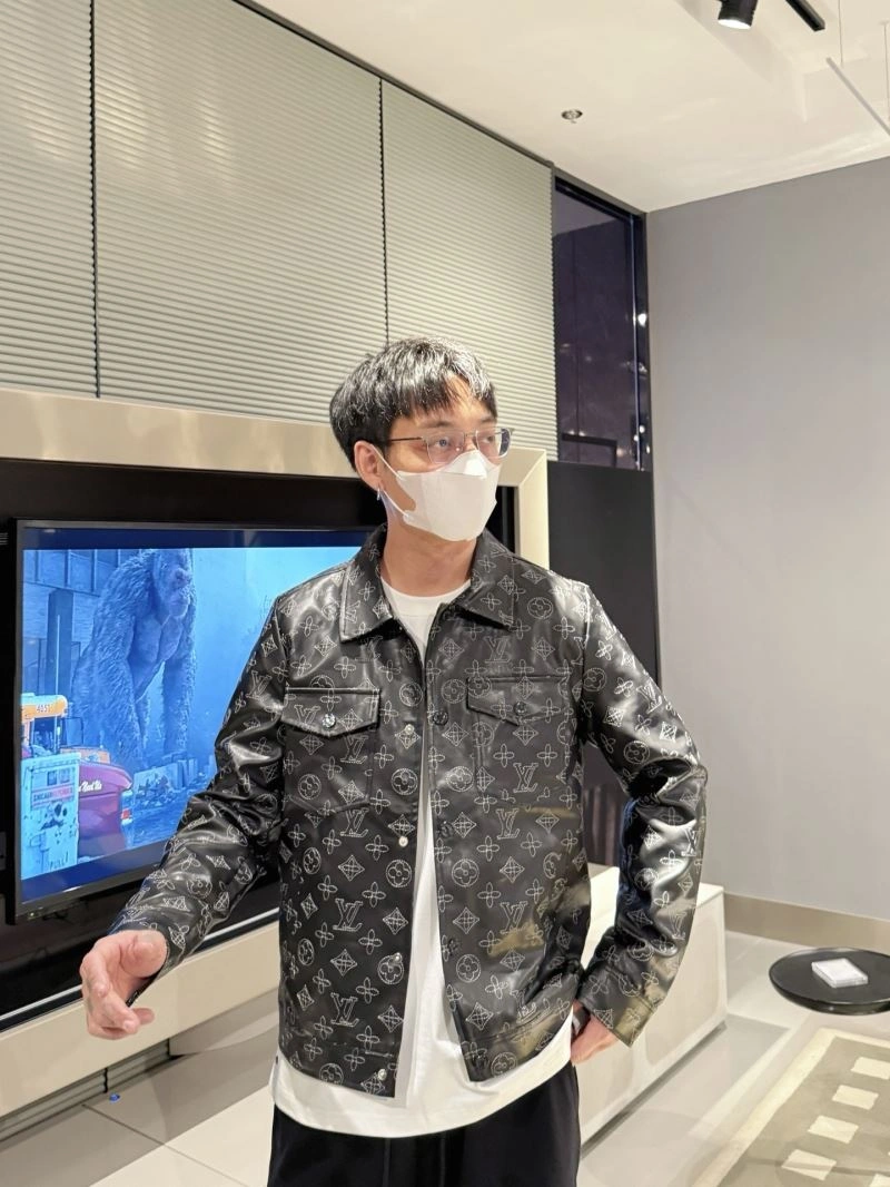 Affordable Louis Vuitton Outwear