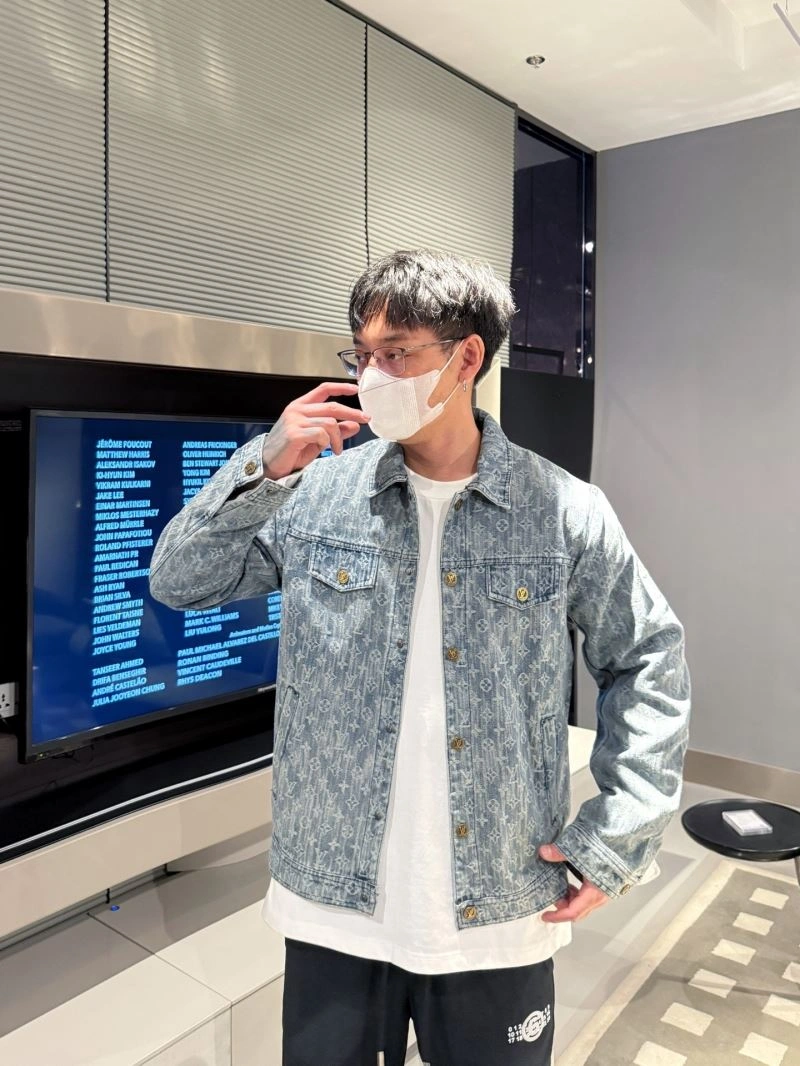 High accuracy Louis Vuitton Outwear