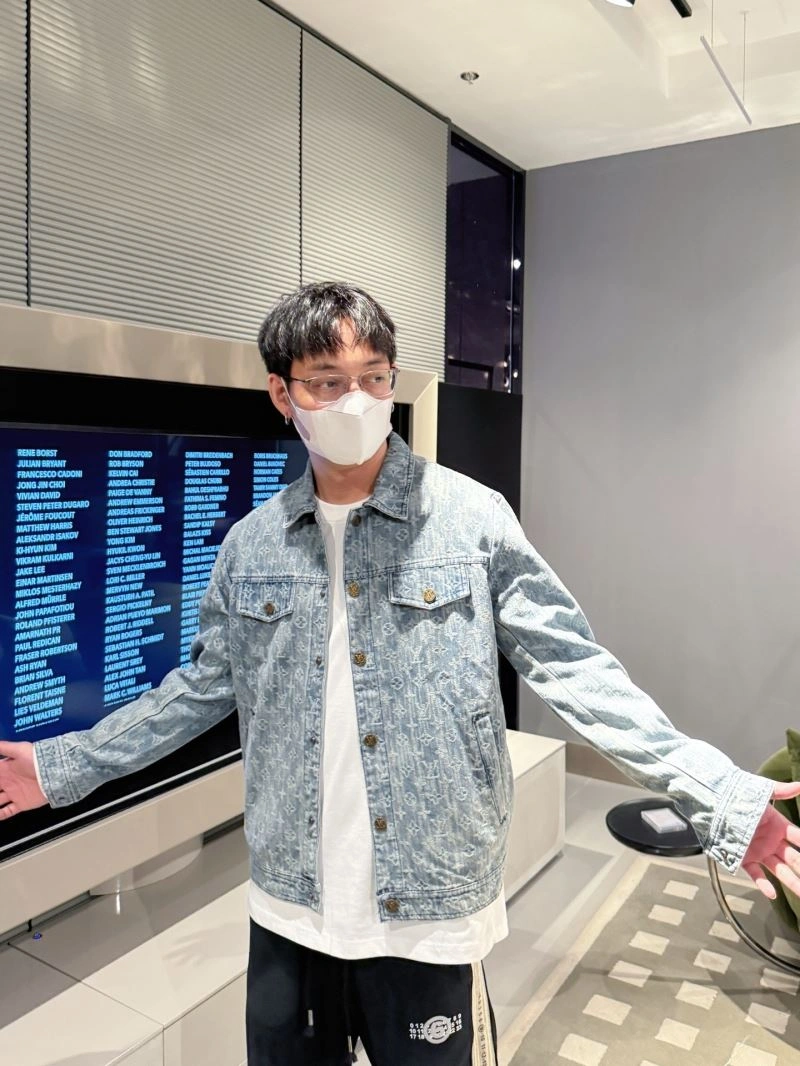 High accuracy Louis Vuitton Outwear