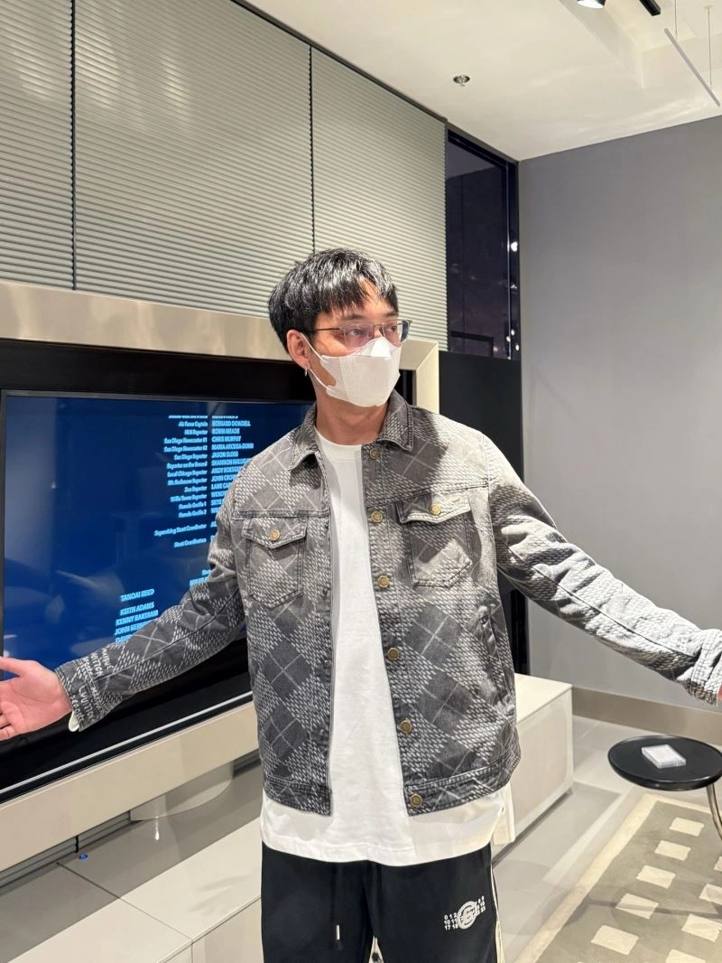 Low-cost Louis Vuitton Outwear