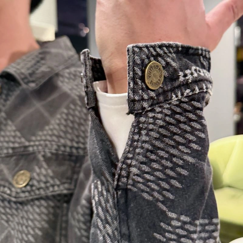 Low-cost Louis Vuitton Outwear