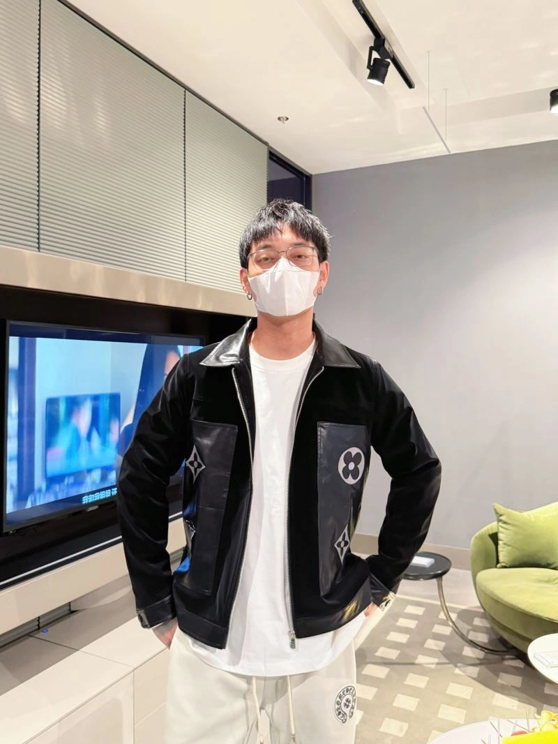 Official Louis Vuitton Outwear