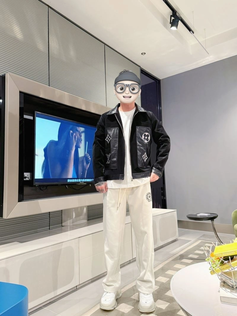 Official Louis Vuitton Outwear