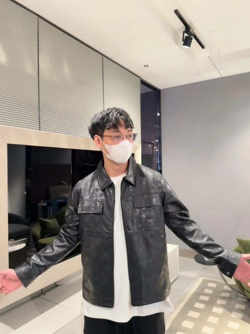 Official Louis Vuitton Outwear