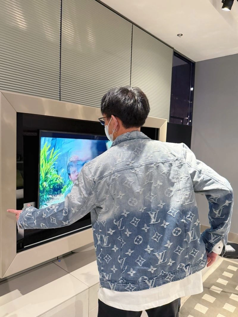 Reasonably priced Louis Vuitton Outwear