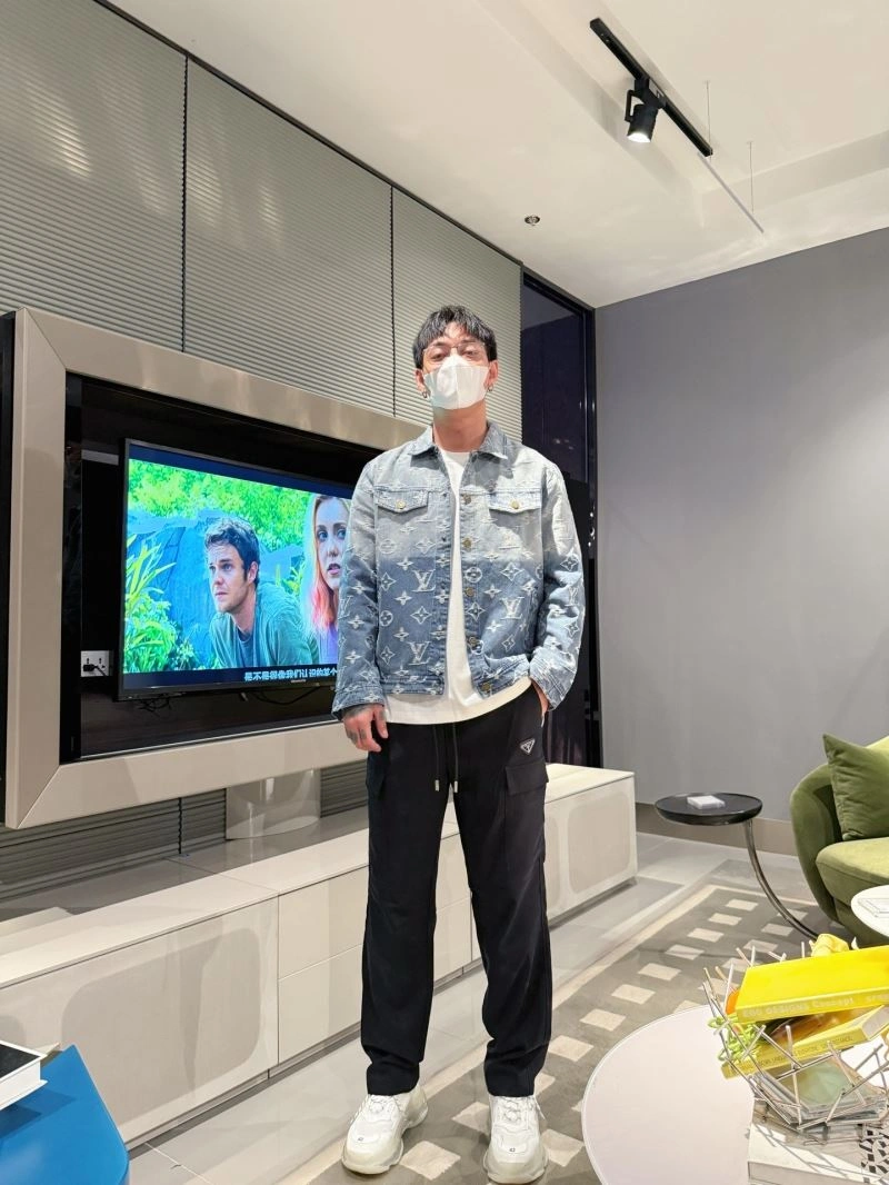 Reasonably priced Louis Vuitton Outwear