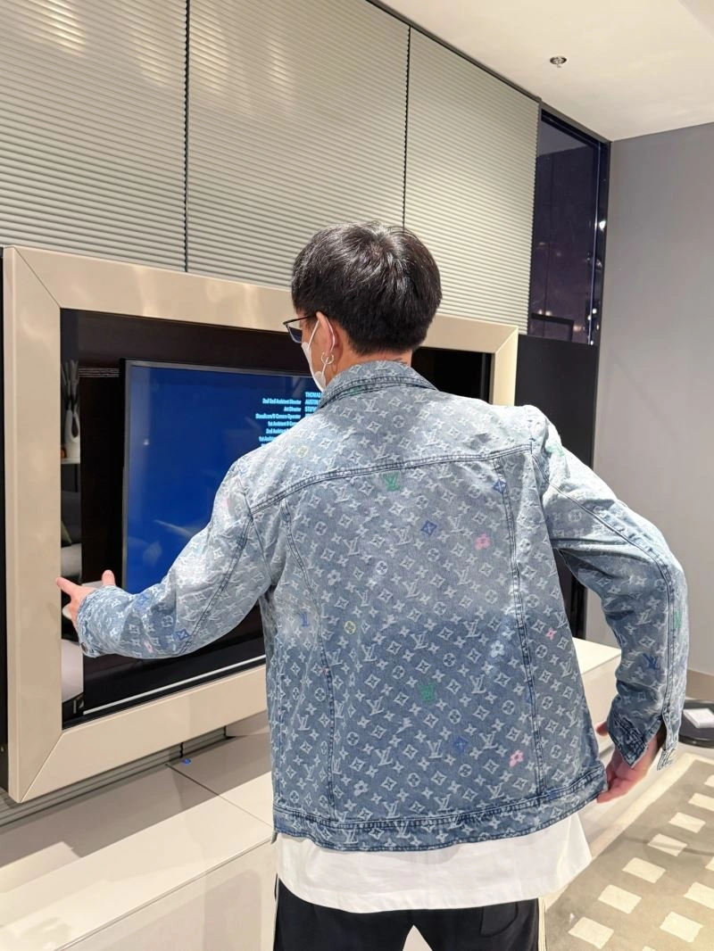 Official Louis Vuitton Outwear