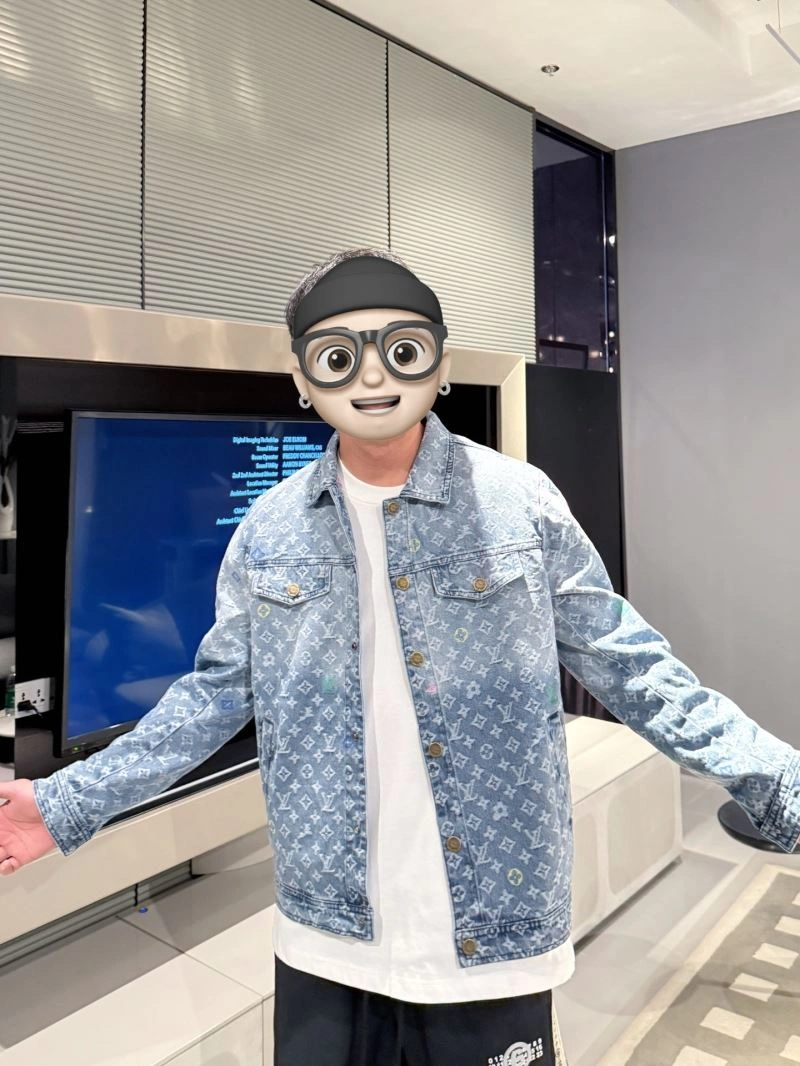 Official Louis Vuitton Outwear