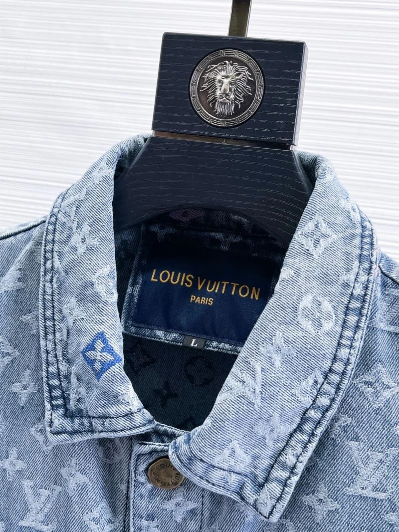 Accurate model Louis Vuitton Outwear