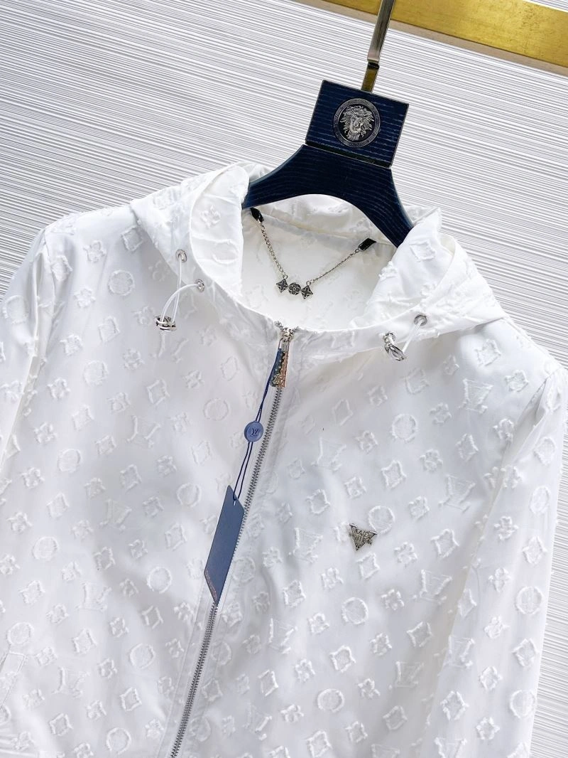 Bargain Louis Vuitton Outwear