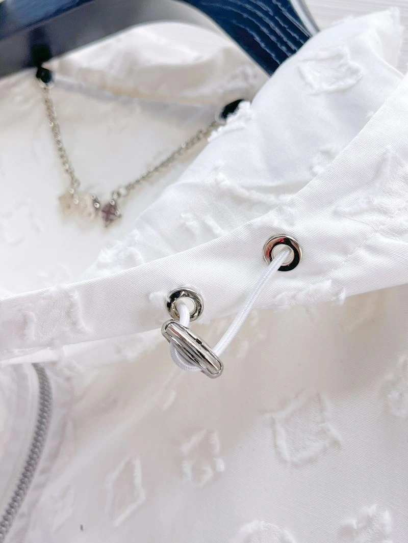 Bargain Louis Vuitton Outwear