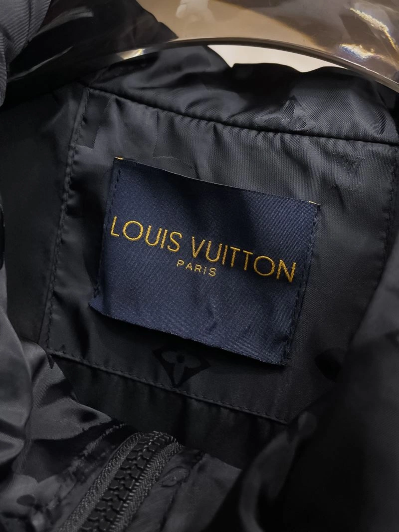 Top mirror Louis Vuitton Outwear