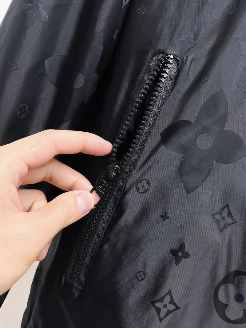 Top mirror Louis Vuitton Outwear