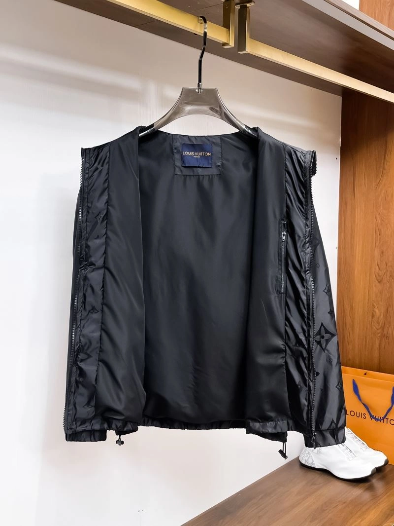 Top mirror Louis Vuitton Outwear