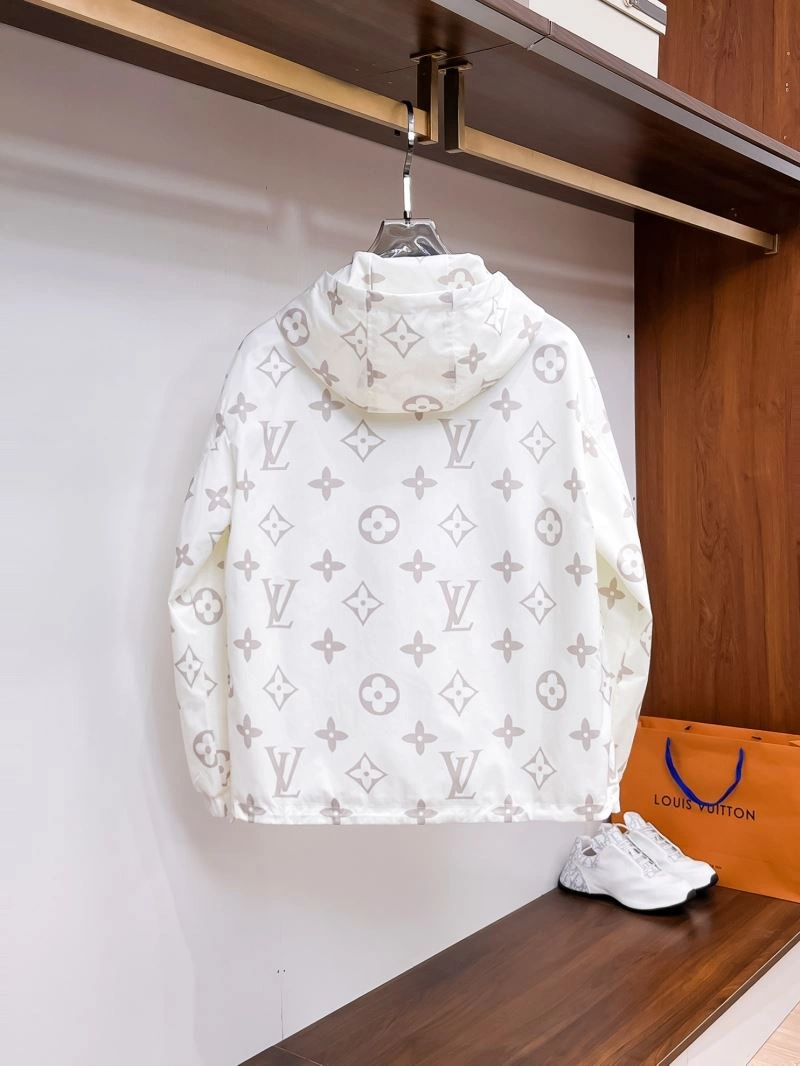 Top mirror Louis Vuitton Outwear