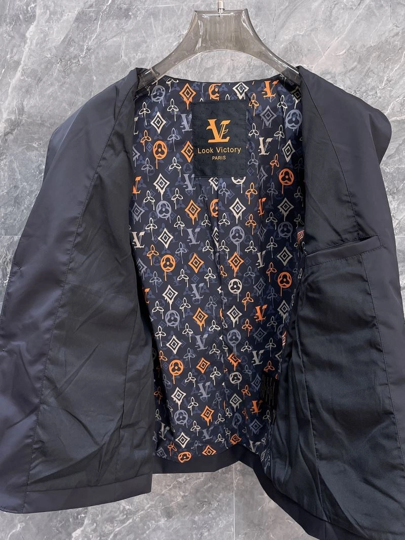 Top mirror Louis Vuitton Outwear