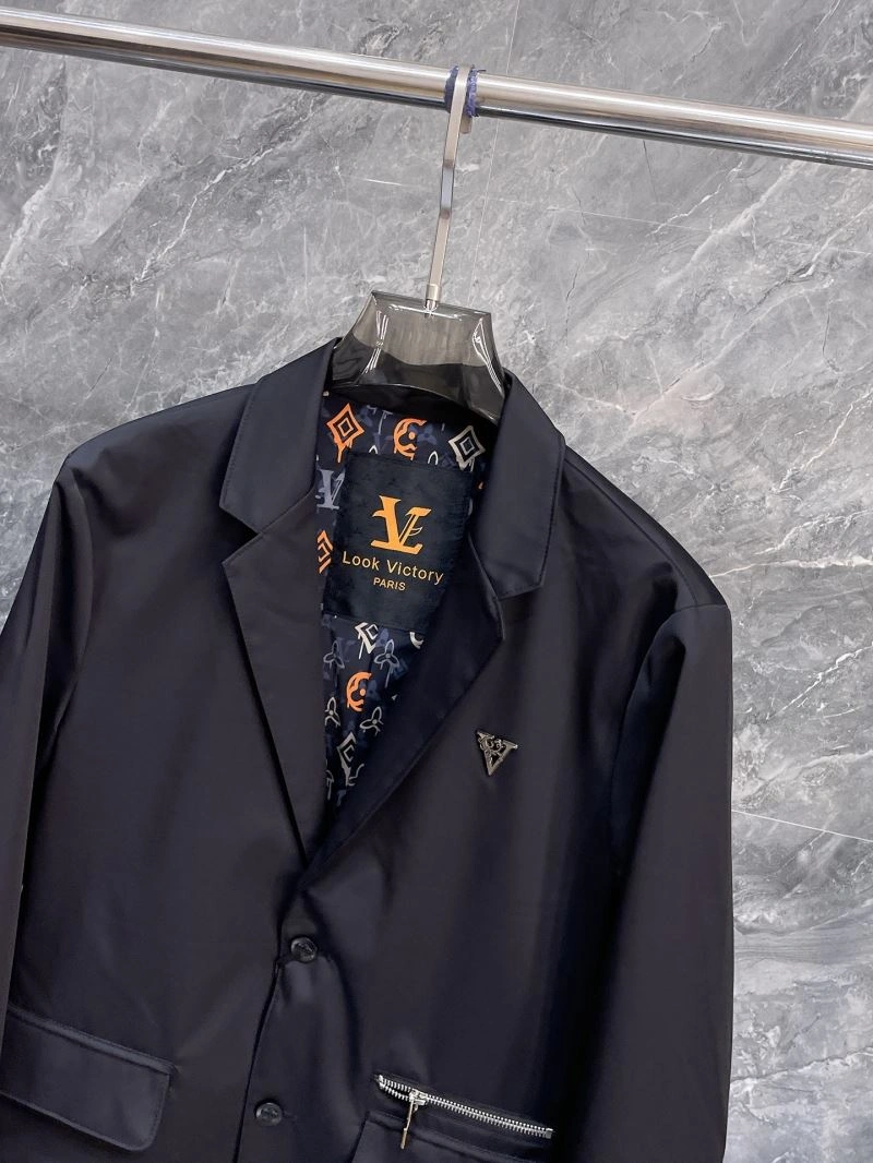 Top mirror Louis Vuitton Outwear