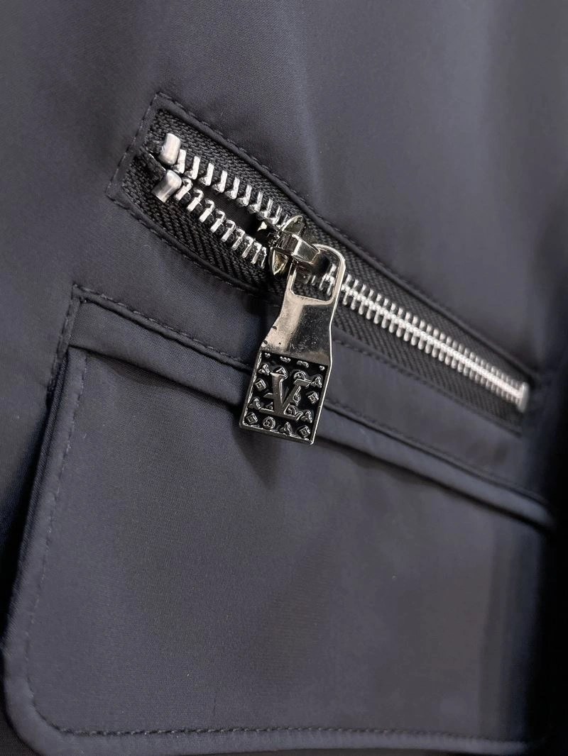Top mirror Louis Vuitton Outwear