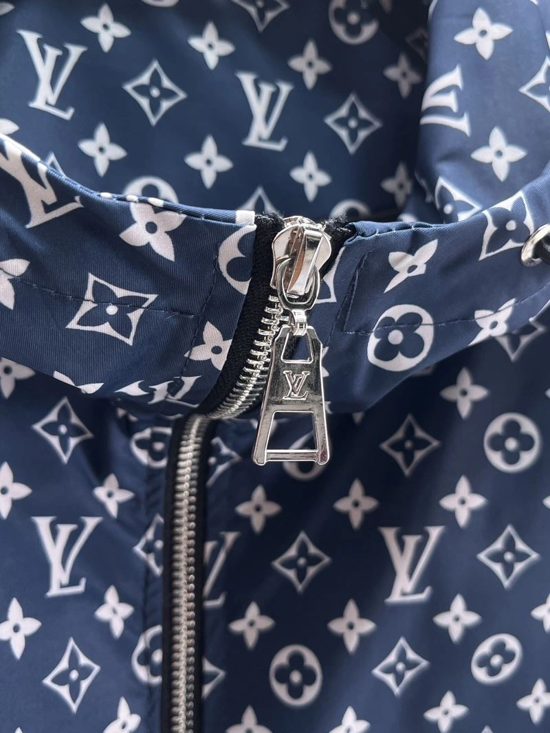 Accurate model Louis Vuitton Outwear