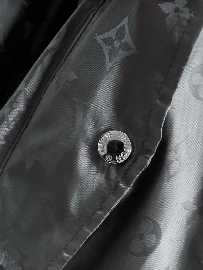 Bargain Louis Vuitton Outwear