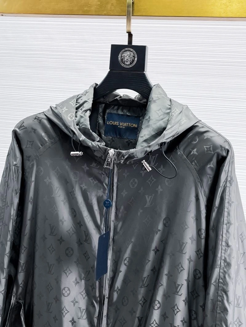 Bargain Louis Vuitton Outwear
