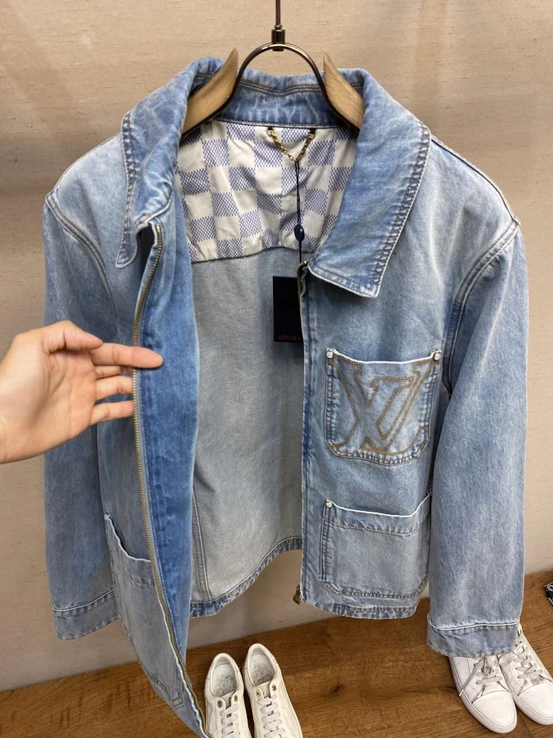 Top mirror Louis Vuitton Outwear