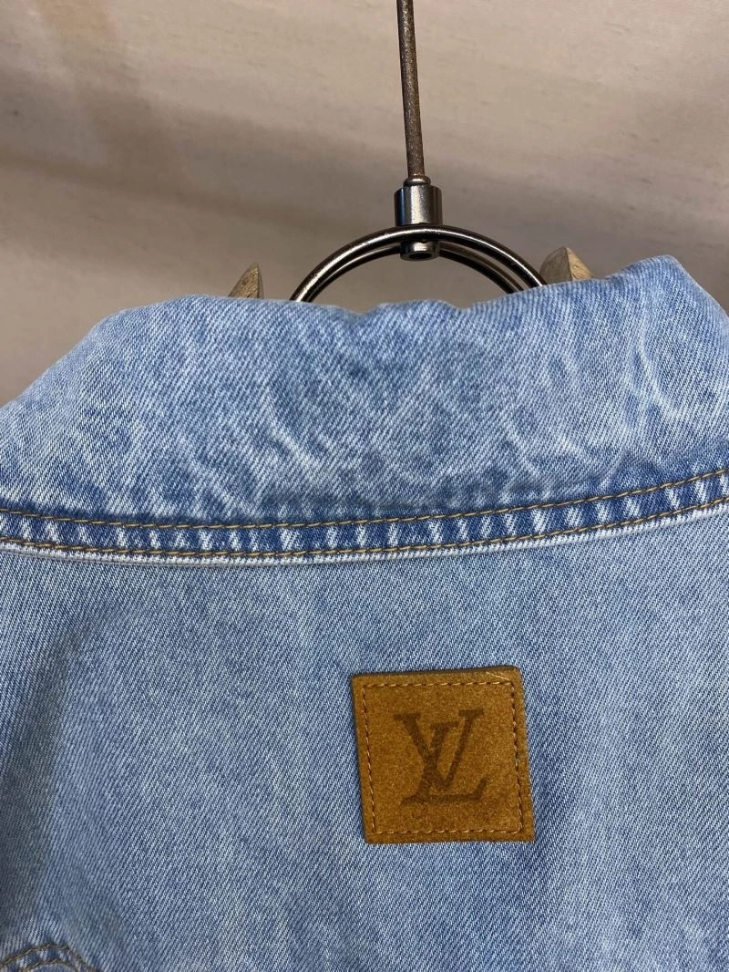 Top mirror Louis Vuitton Outwear