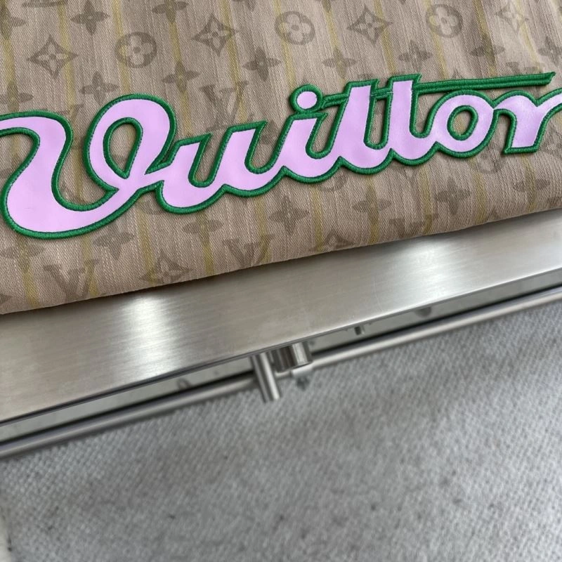 Official Louis Vuitton Outwear