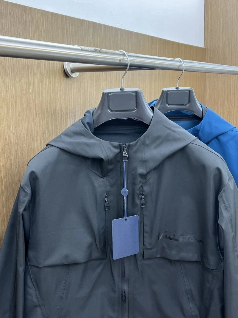 Official Louis Vuitton Outwear