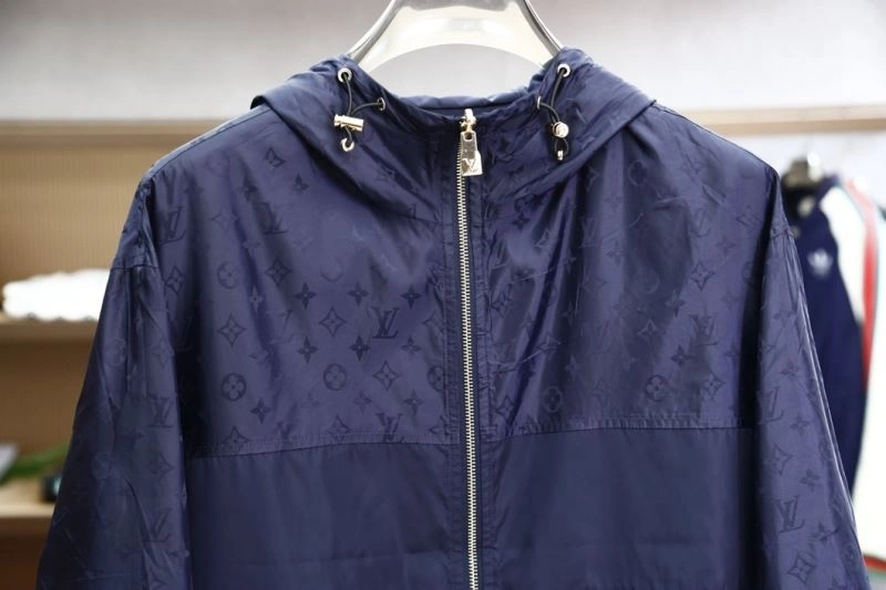 Top match Louis Vuitton Outwear