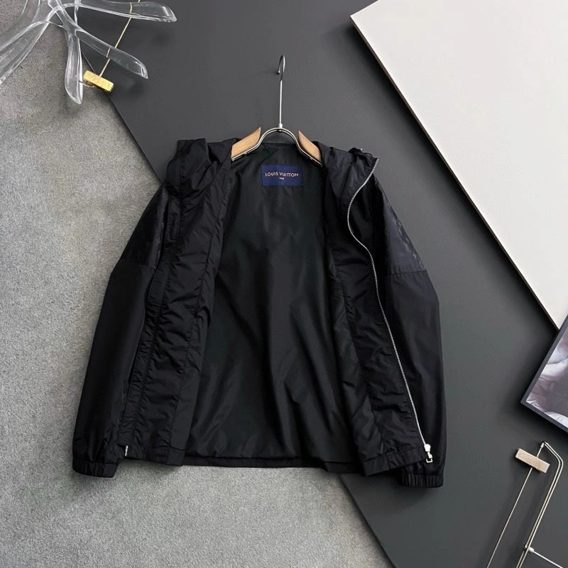 Top match Louis Vuitton Outwear